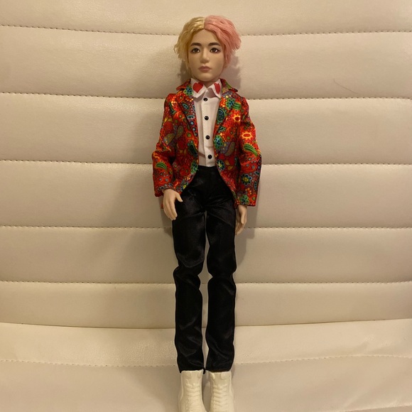 Art | Bts V Kim Taehyung Doll | Poshmark